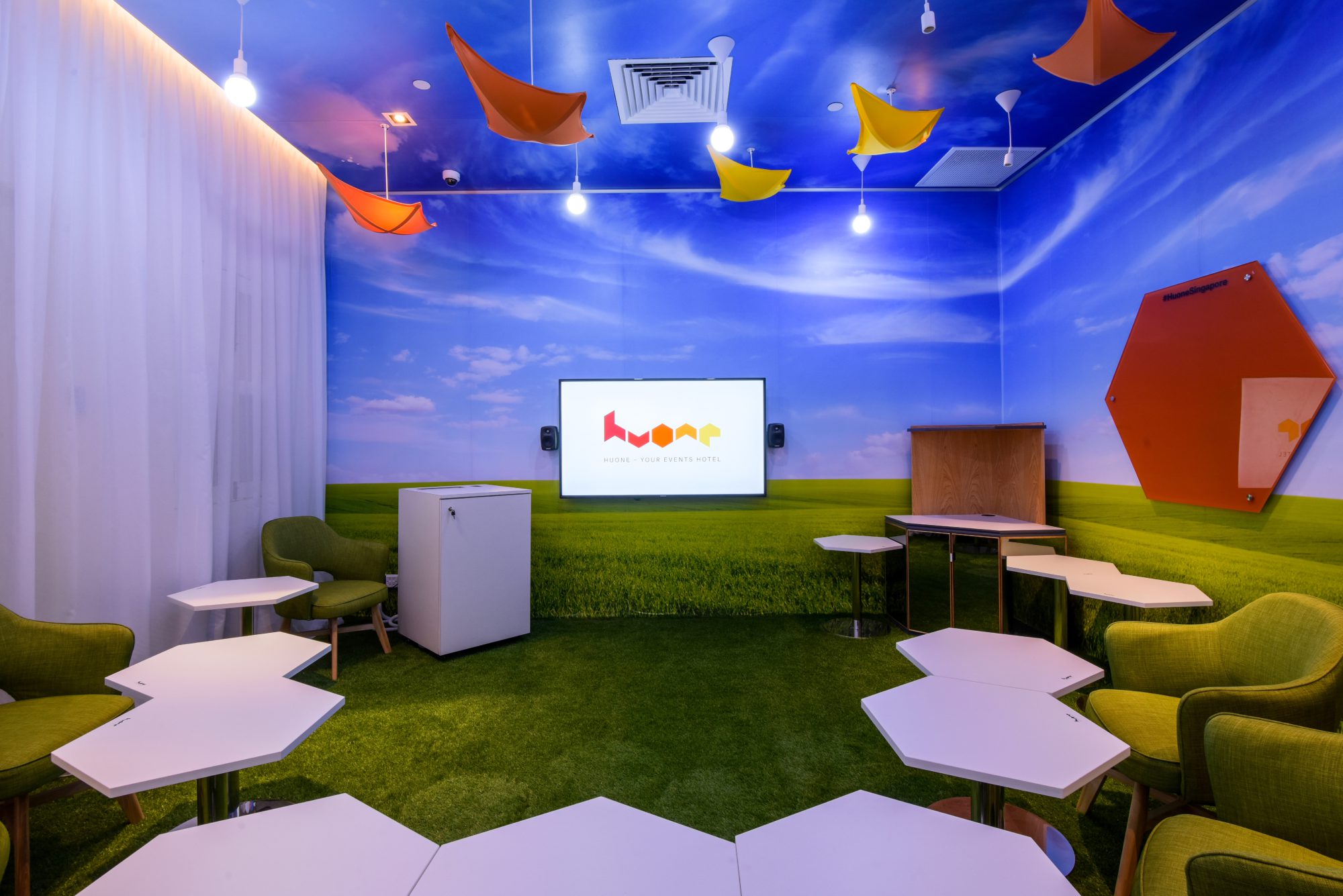 Cloud Room - HUONE Singapore